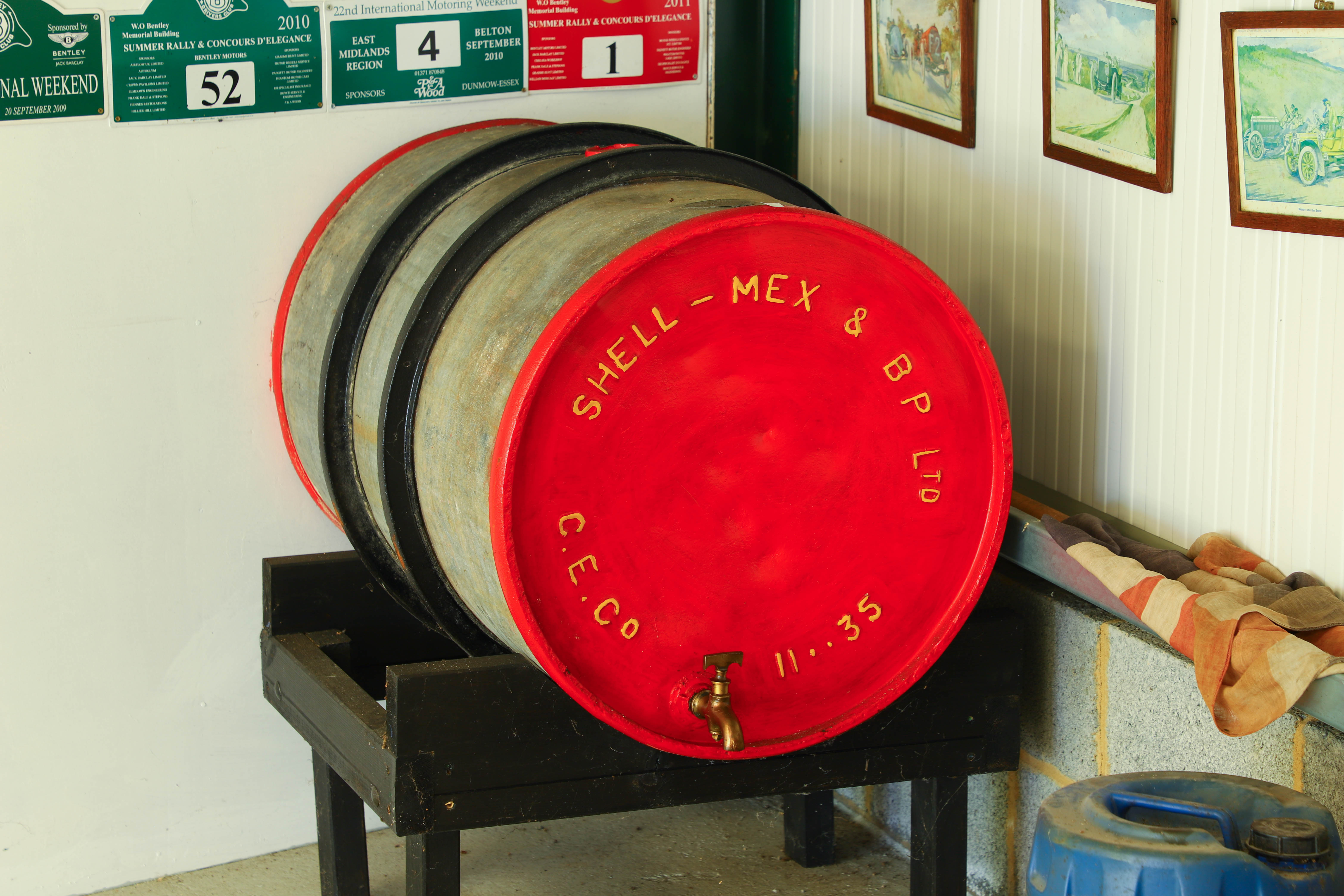 Lot 18 - A Shell-Mex & BP Ltd. ninety-gallon oil