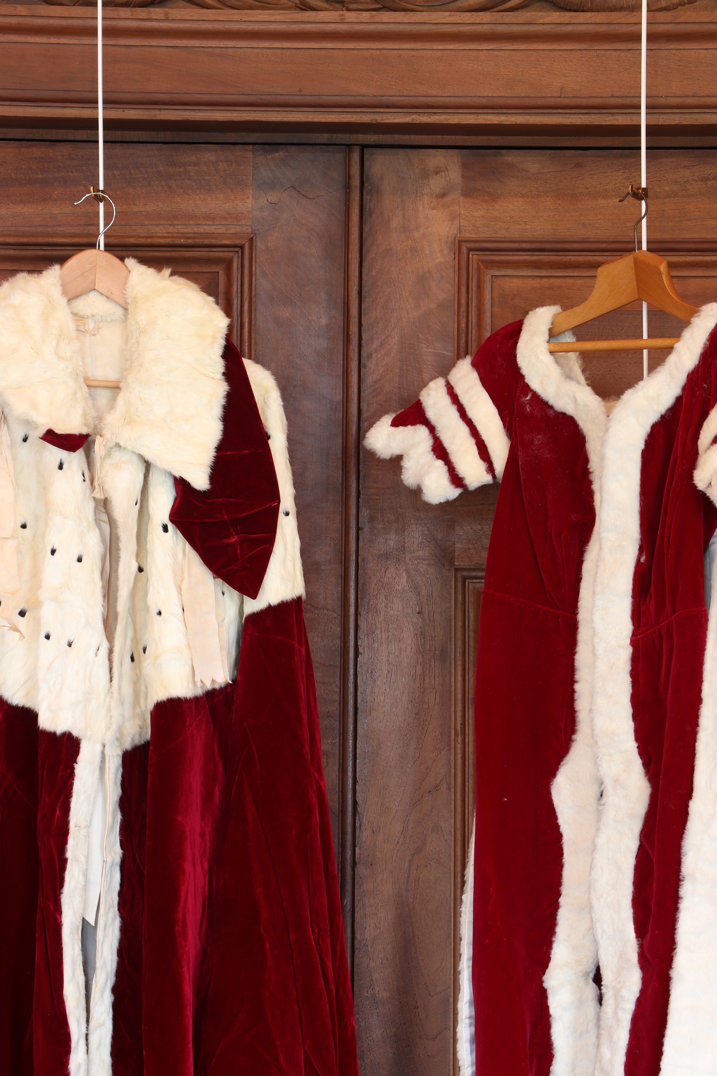 Lot 181 - ☘ The Earls of Iveagh coronation robes,