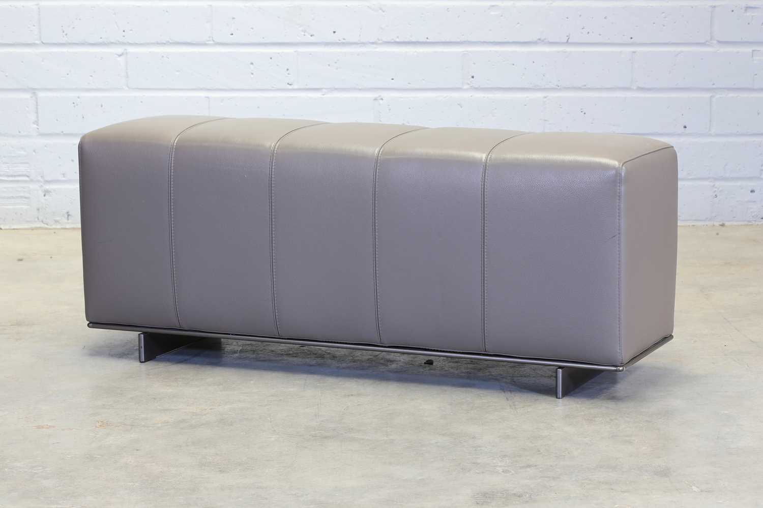Lot 499 - A Minotti 'Freeman' bench,
