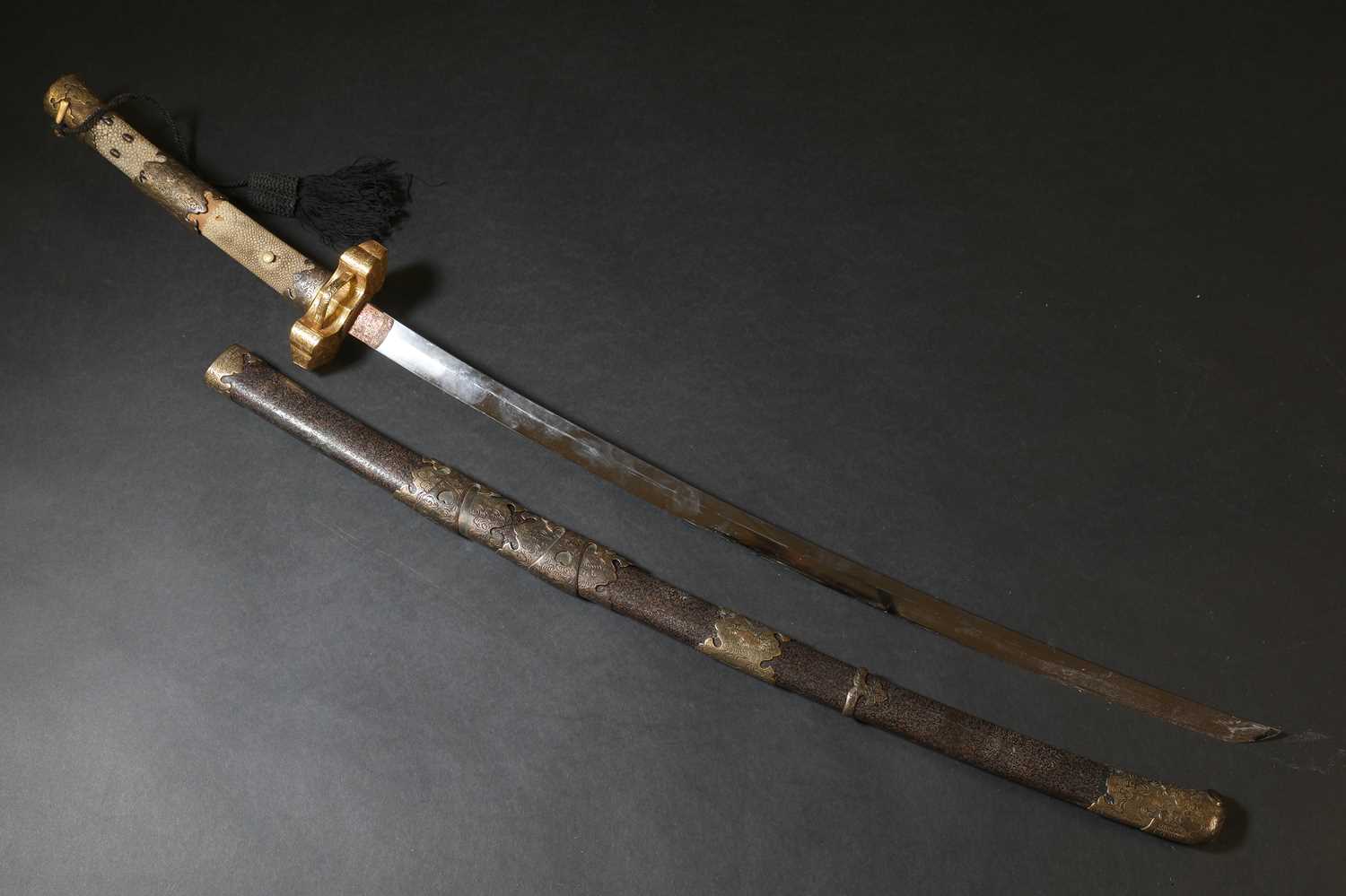 Lot 28 - A Japanese katana,