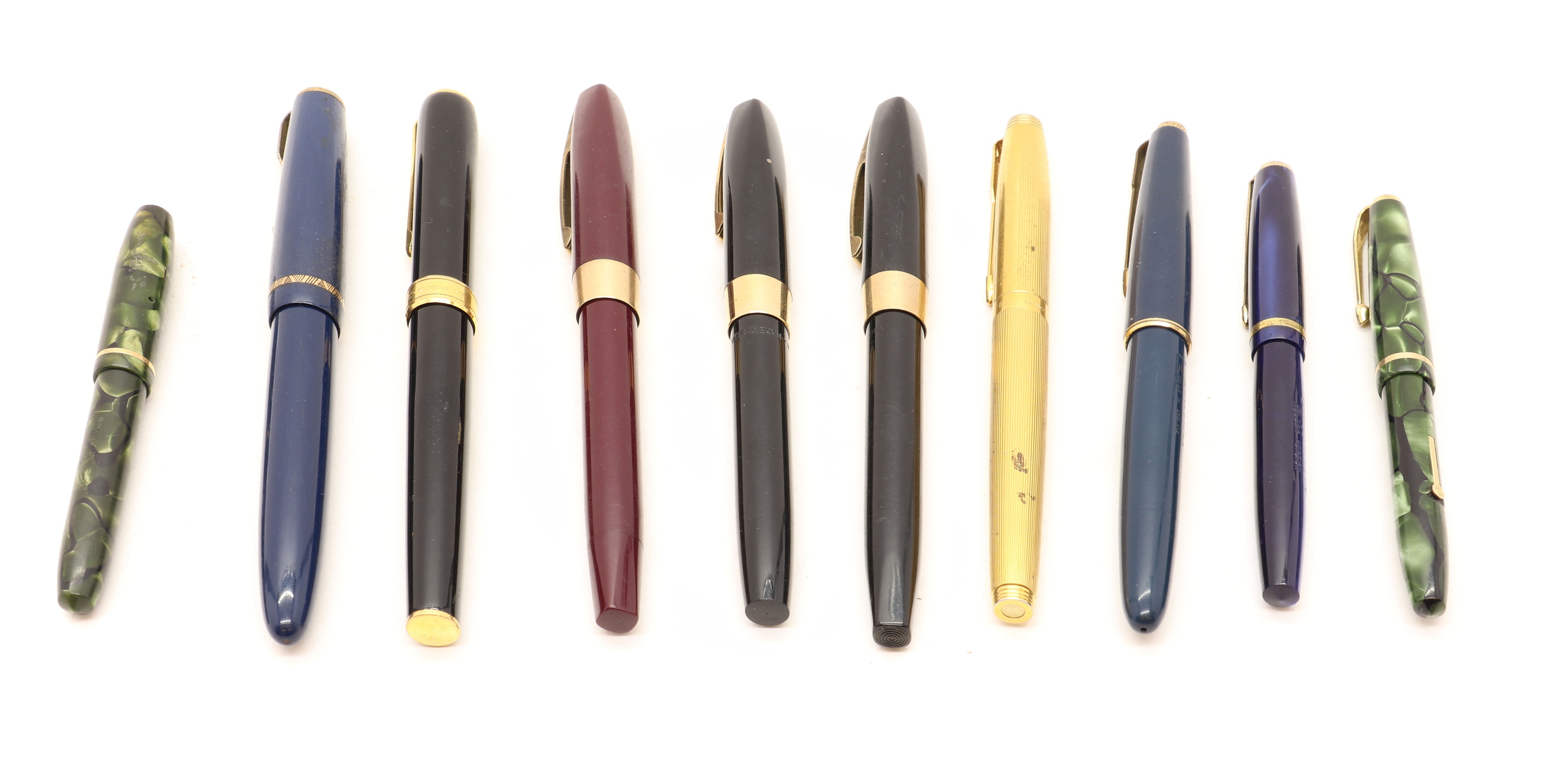 Lot 301 - A collection of fountain pens