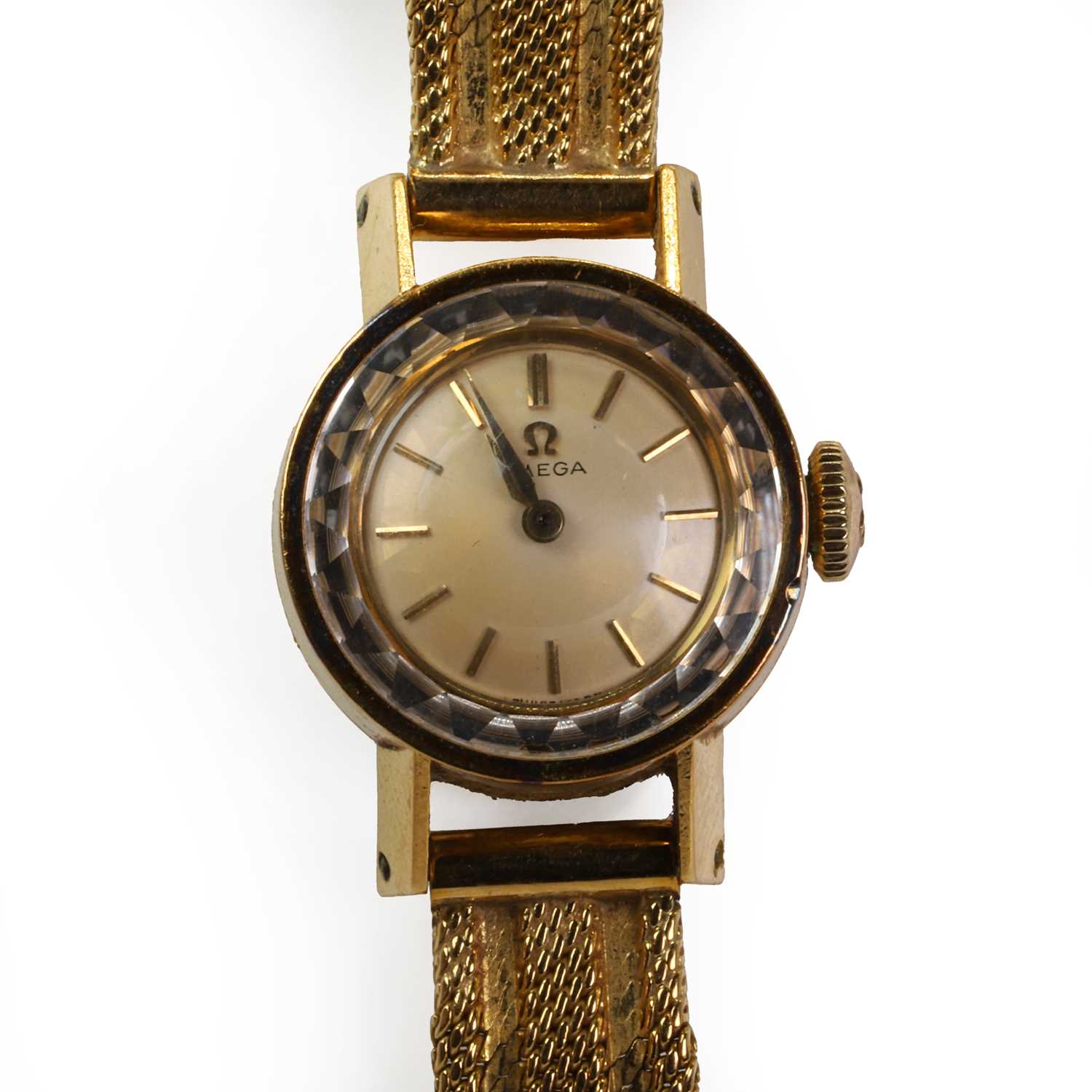 Lot 342 - An 18ct gold Omega ladies' mechanical
