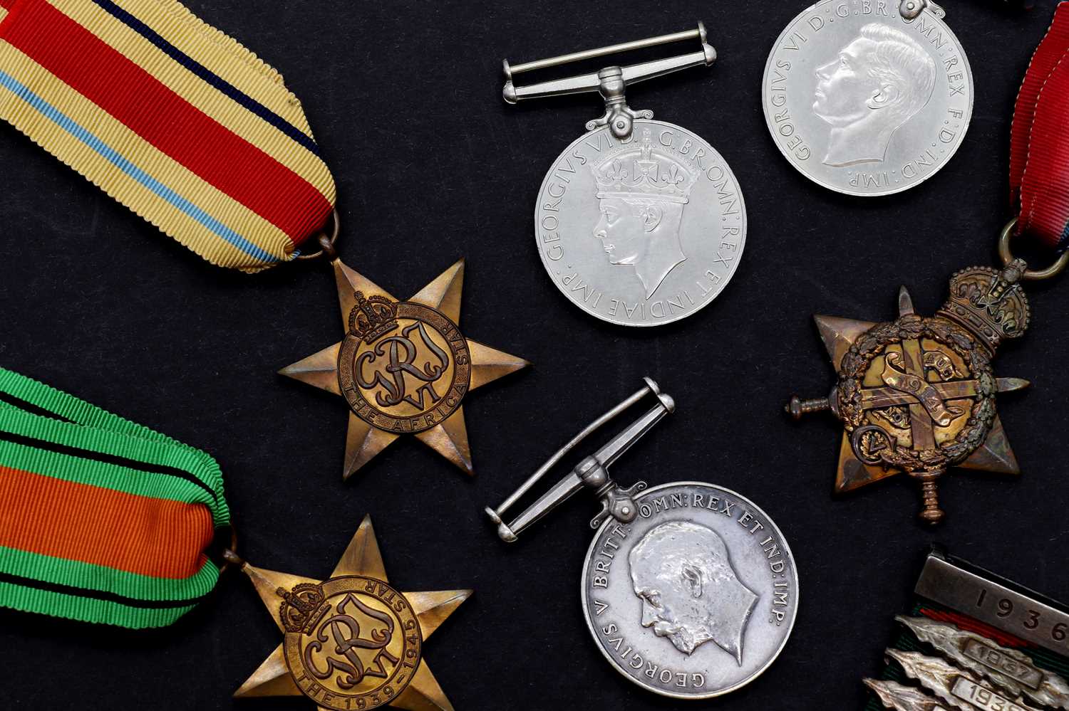 Lot 244 - A collection of First World War & Second