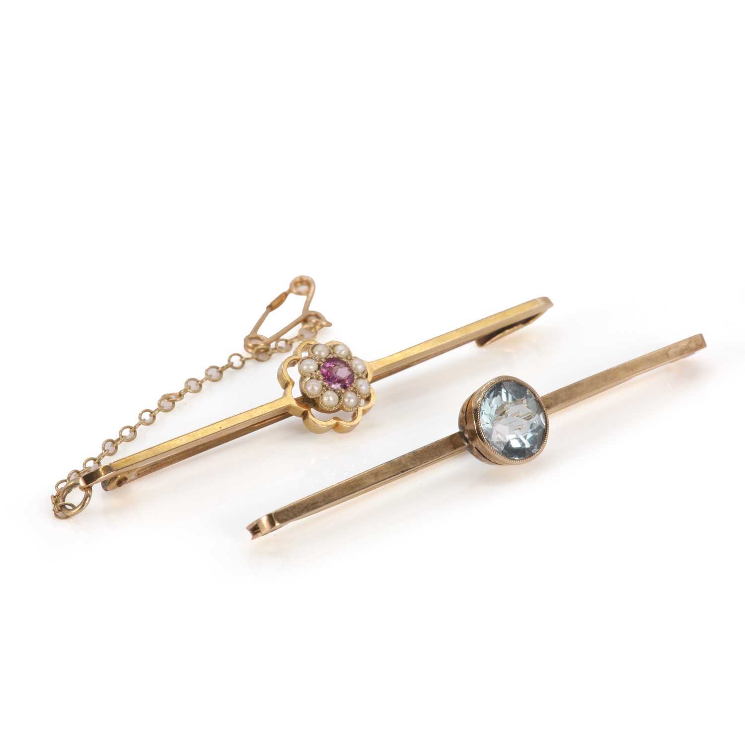 Lot 175 - Two early 20th century gold bar brooches,