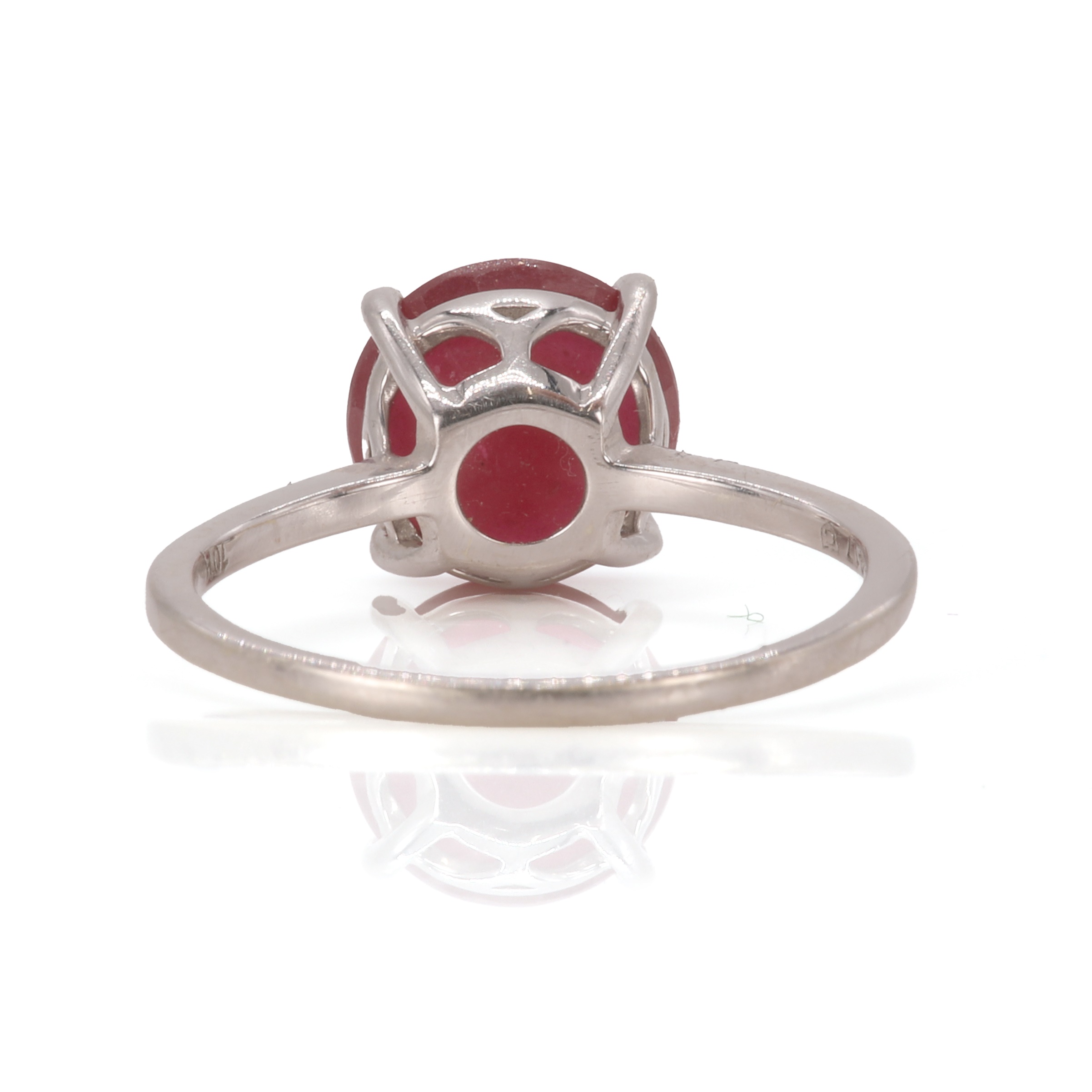 Lot 67 - A 9ct white gold fracture filled ruby ring,