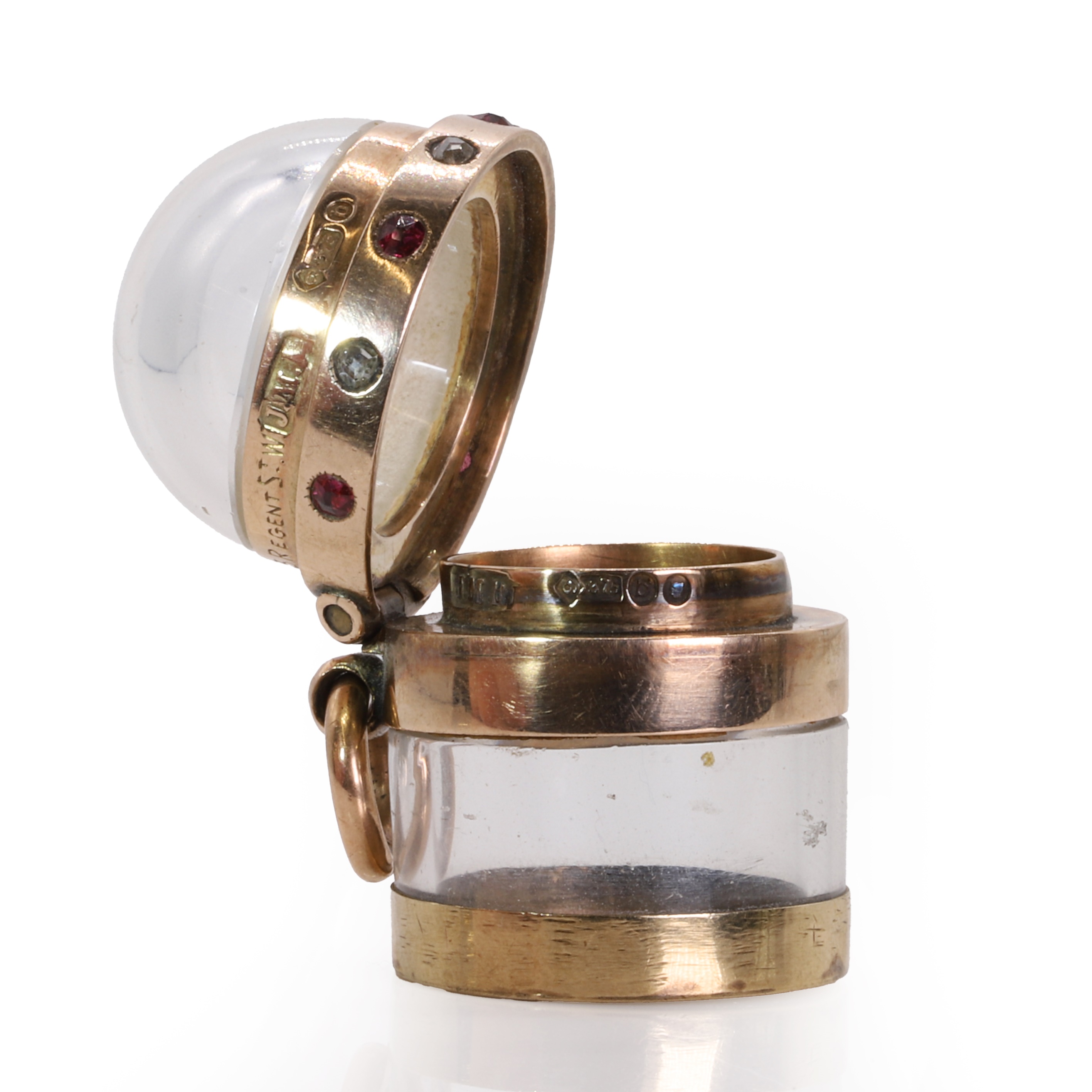 Lot 296 - A 9ct gold mounted glass pill box,