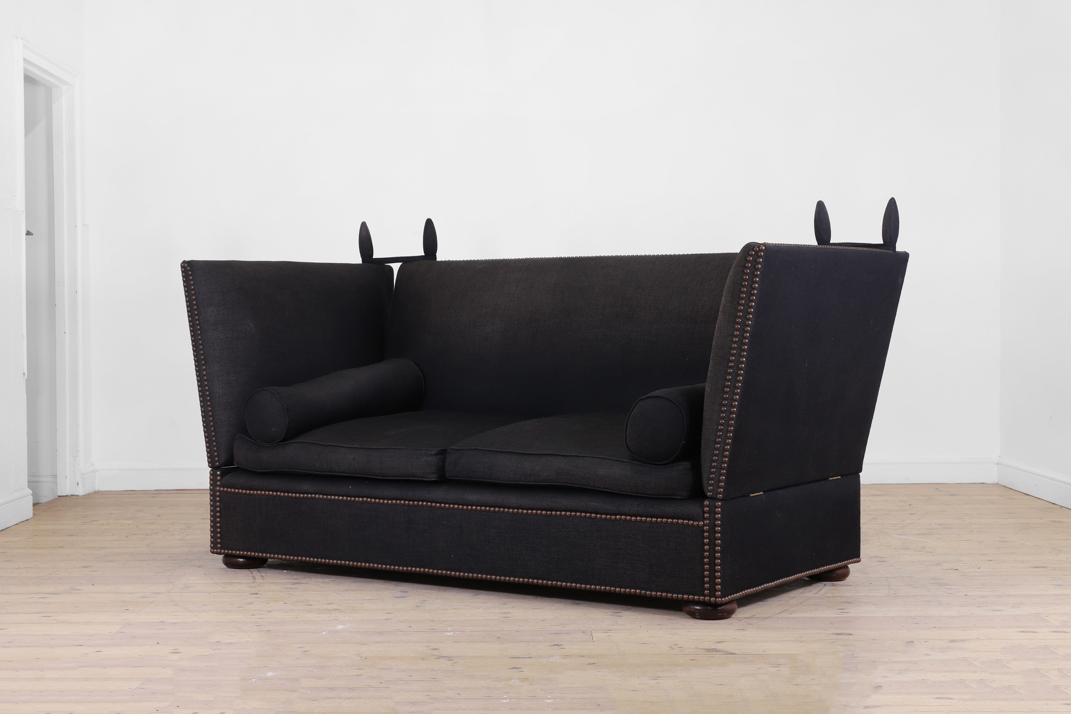 Lot 17 - A 'Tiplady' Knole sofa by George Smith,