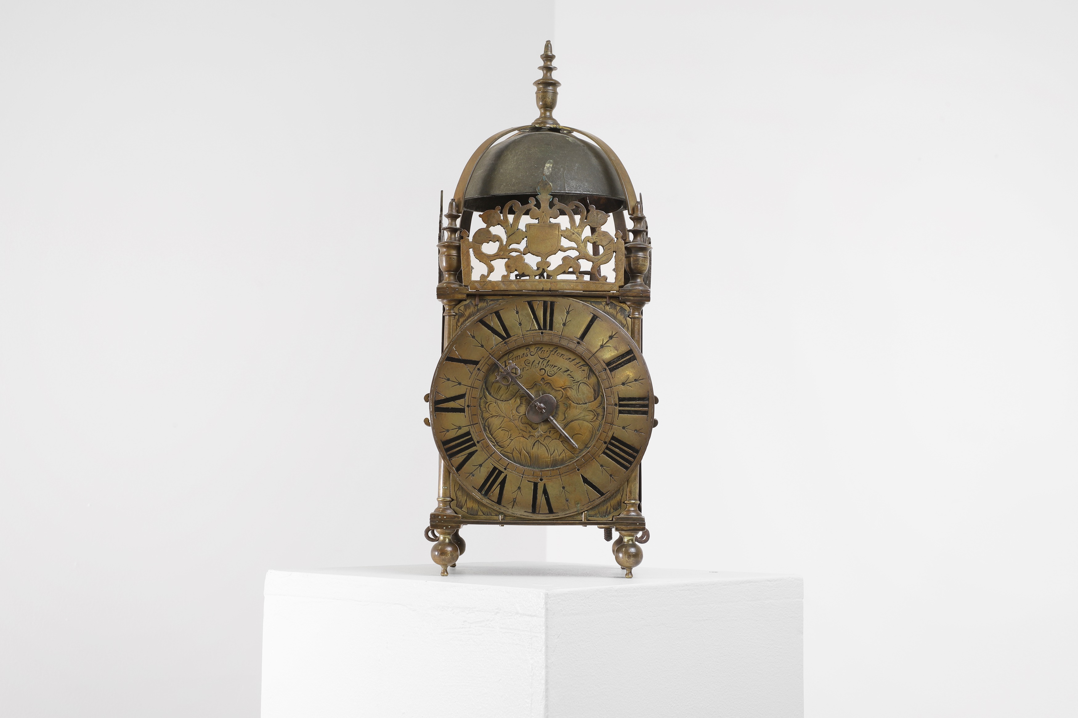 Lot 290 - A brass lantern clock,