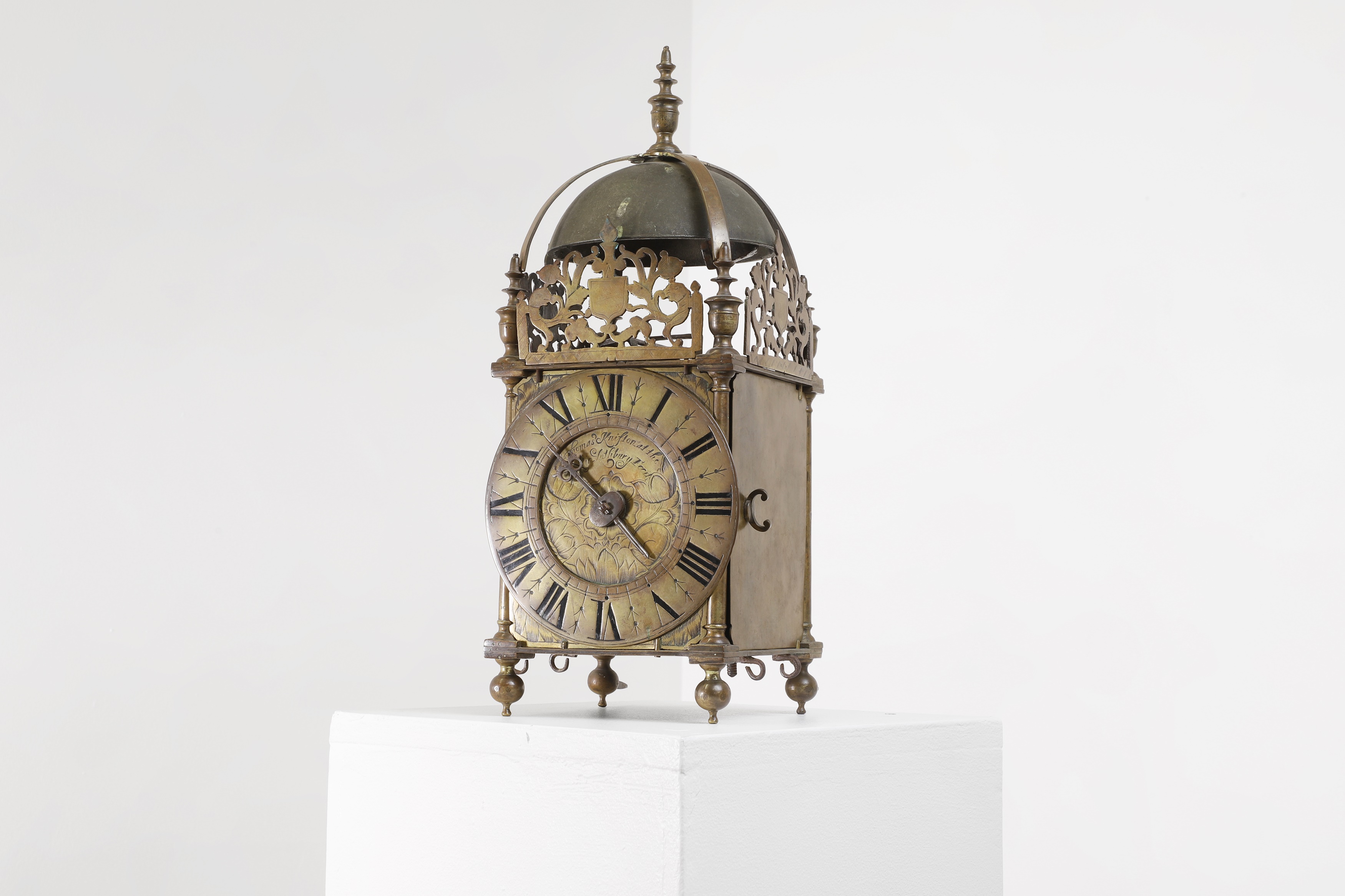 Lot 290 - A brass lantern clock,