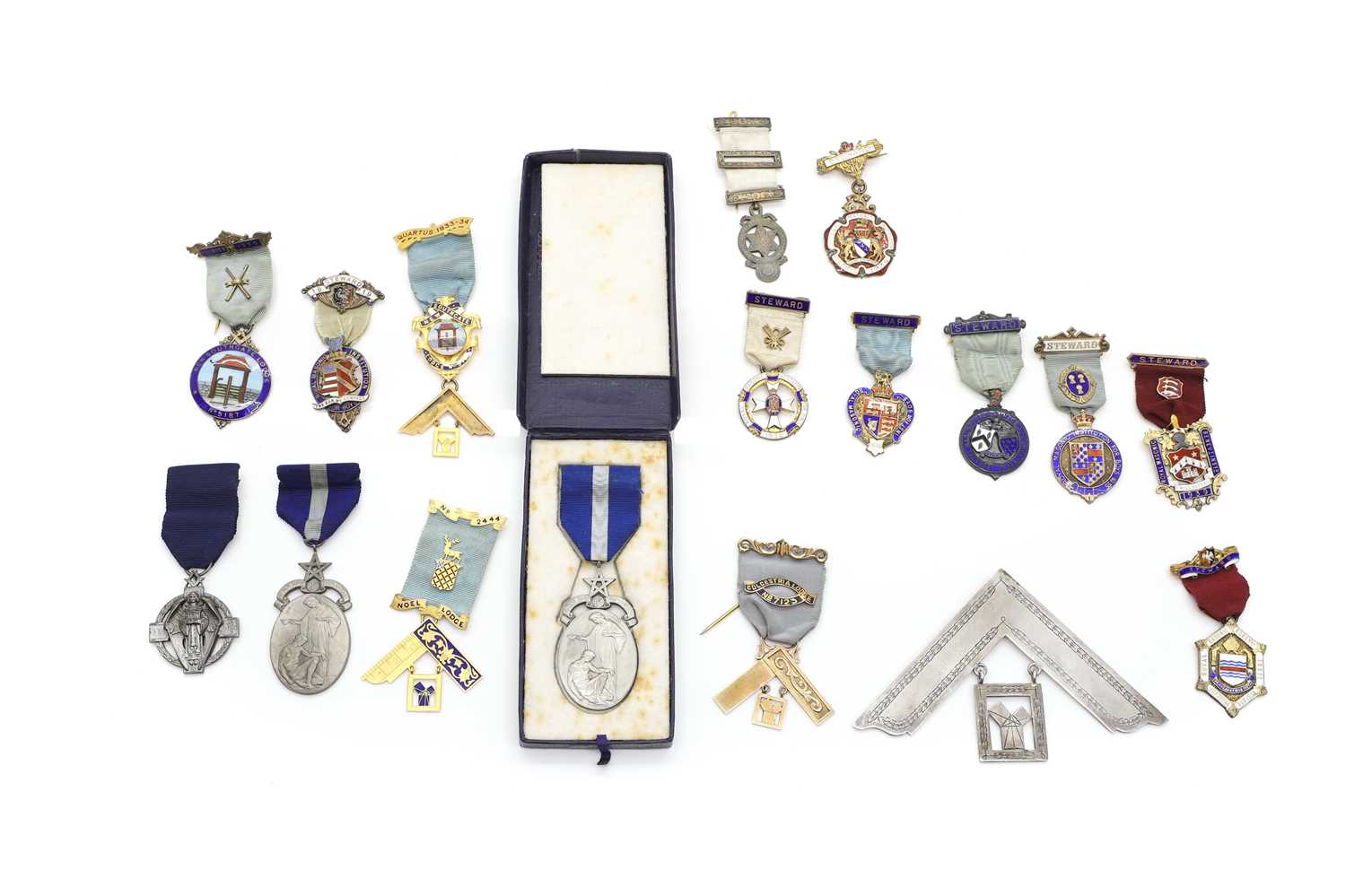 Lot 334 - A collection of silver and 9ct gold Masonic