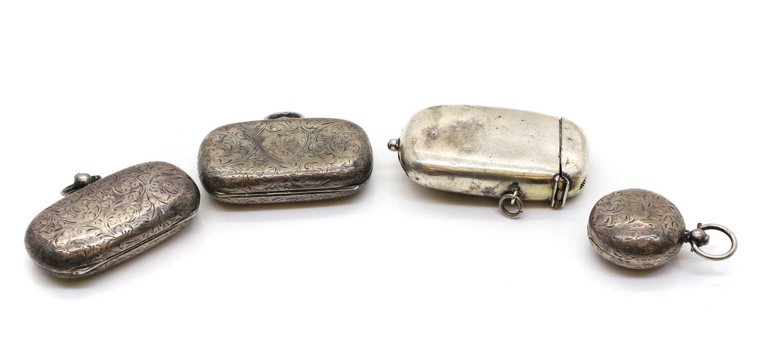 Lot 19 - A group of silver sovereign case