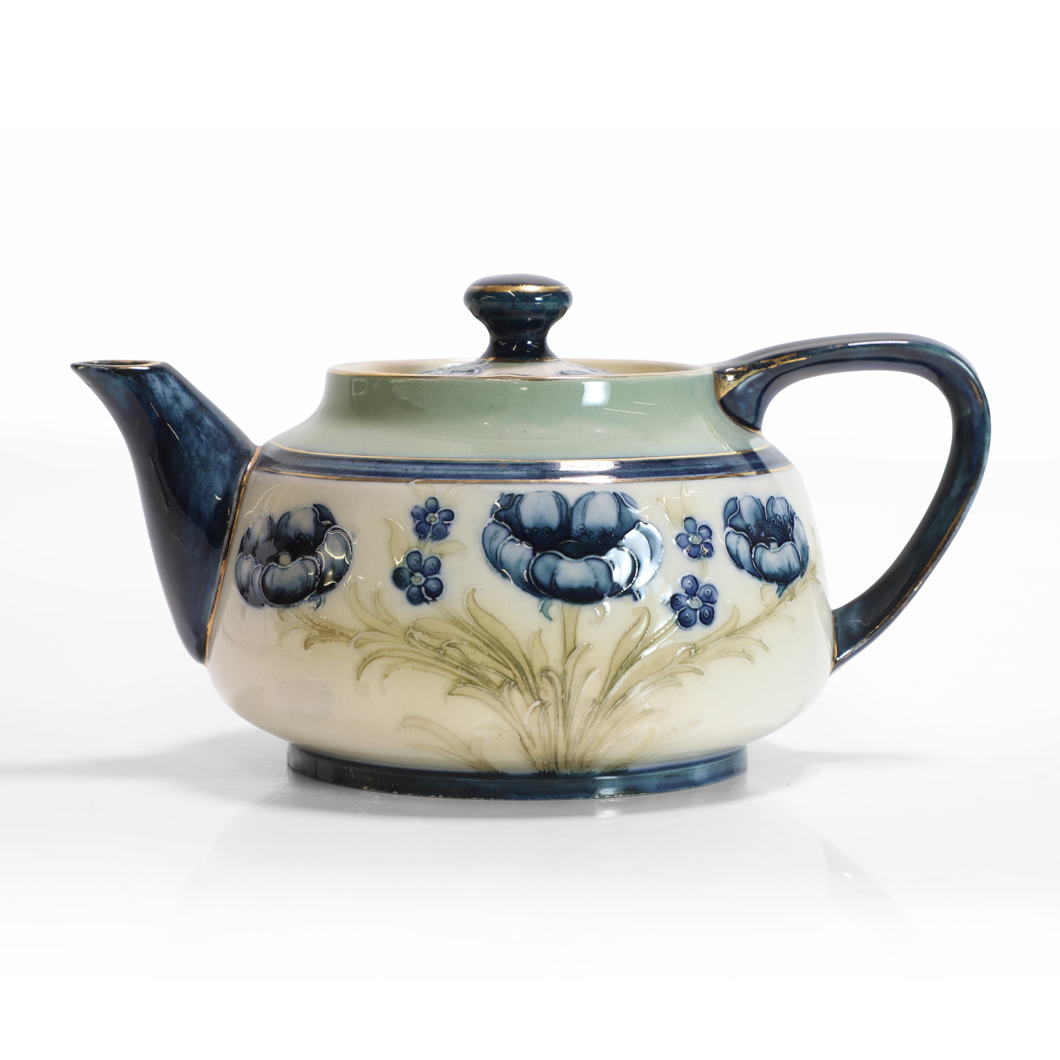Lot 17 - William Moorcroft (1872-1945),