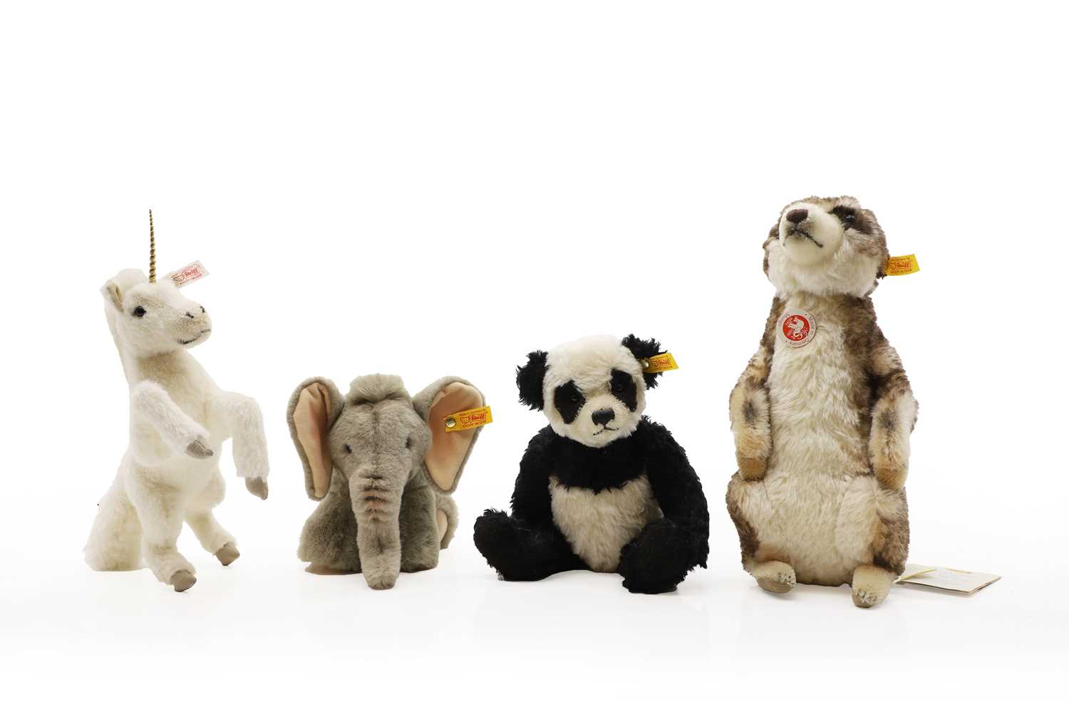 Lot 303 - A collection of steiff animals