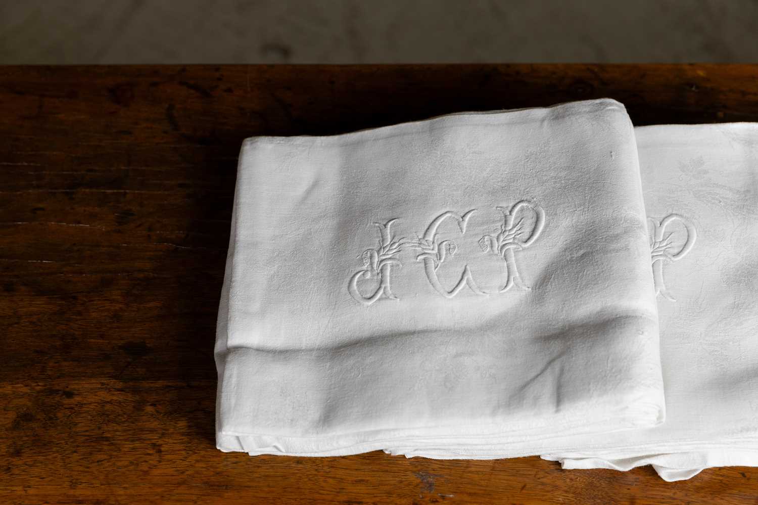 Lot 322 - A set of linen napkins,
