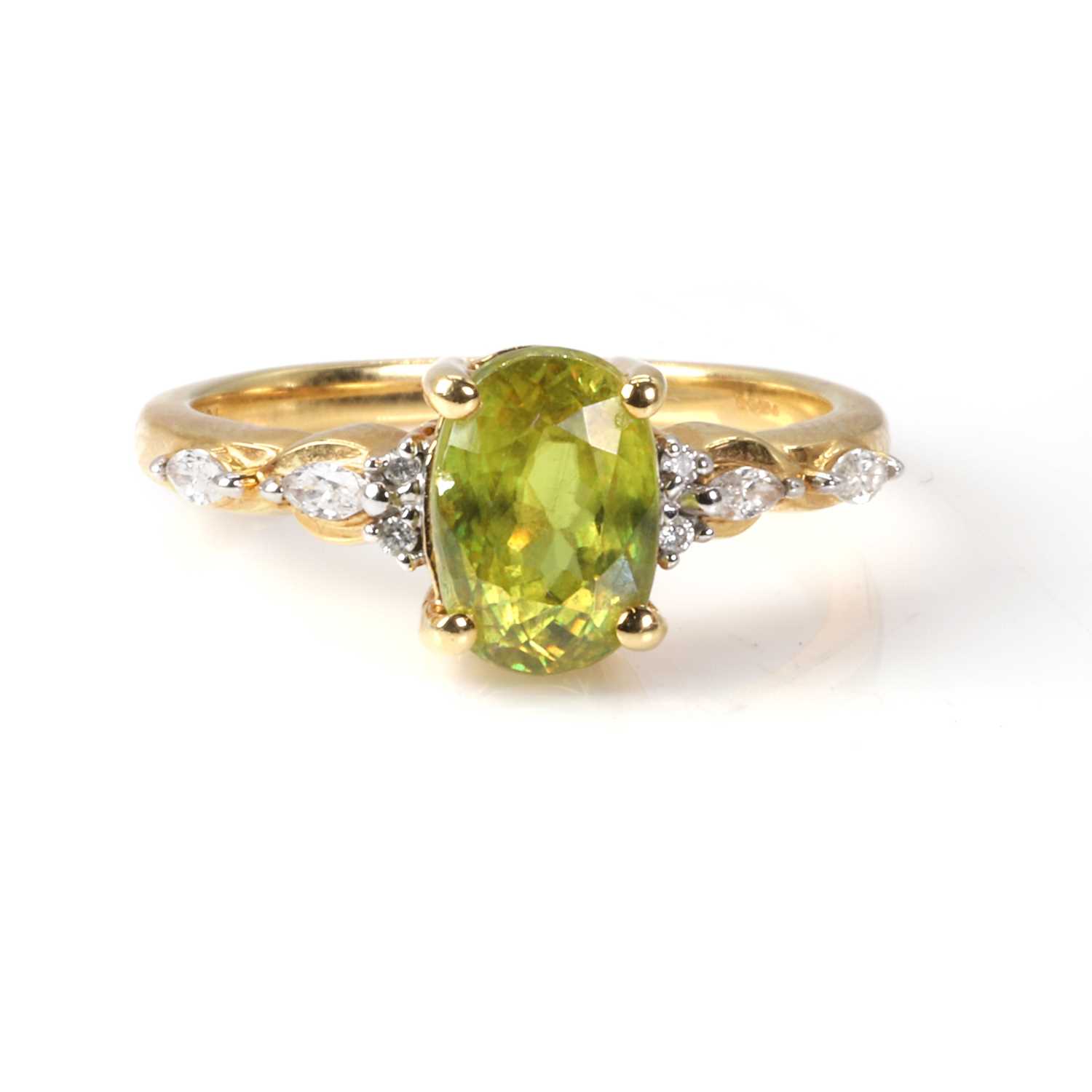 Lot 183 - An 18ct gold sphene and diamond ring,
