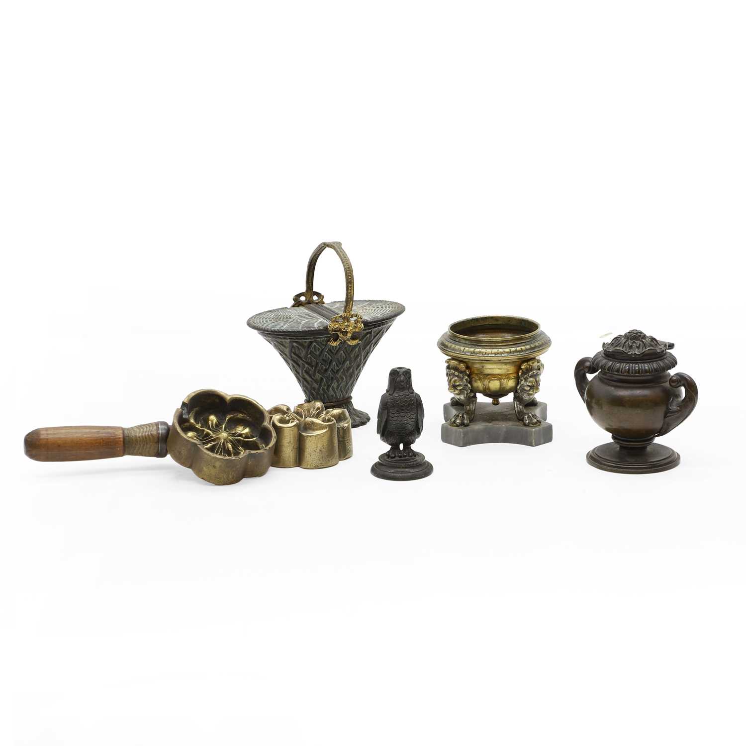 Lot 225 - 19th century metalwares,