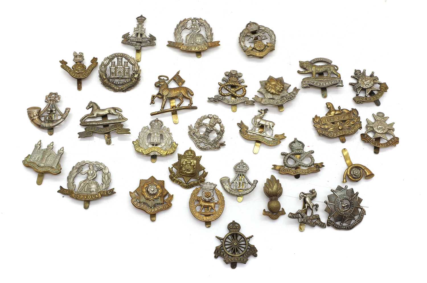 Lot 105 - A large collection of cap badges