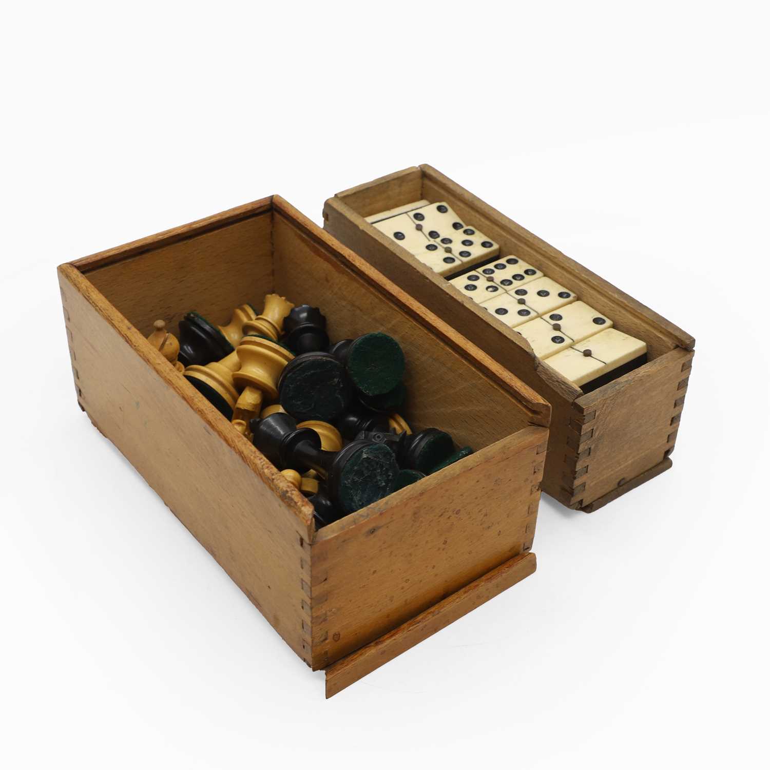 Lot 530 - A stained and plain chess set,