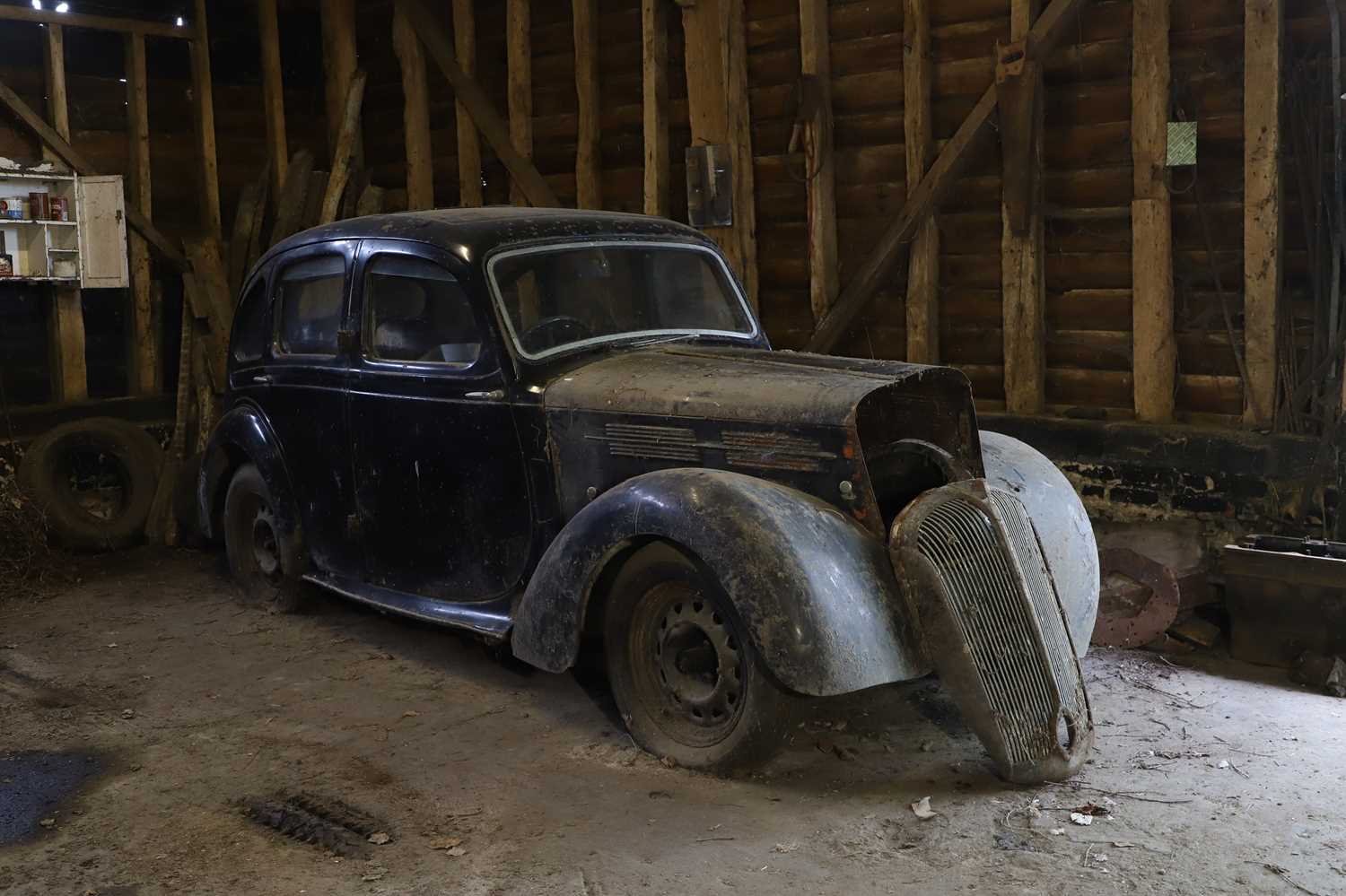 Lot 58 - 1938 Standard Flying 12 saloon