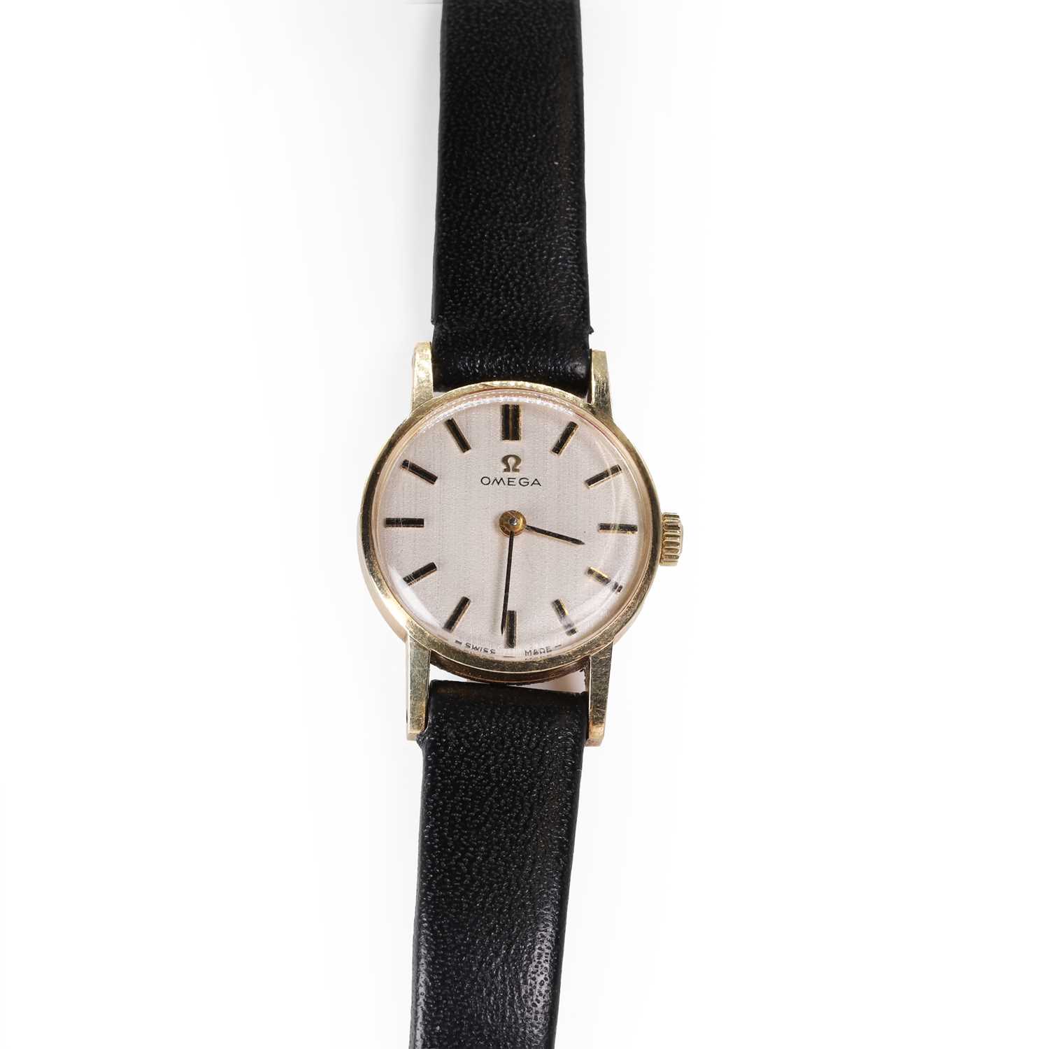 Lot 419 - A ladies' 9ct gold Omega mechanical strap