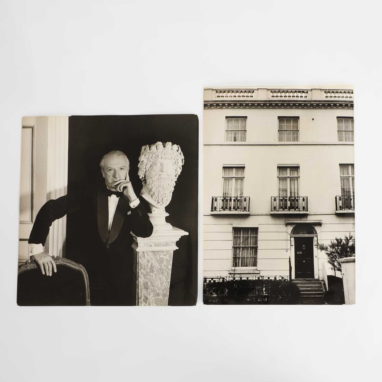 Lot 184 - 'Cecil Beaton at Home' press photographs,