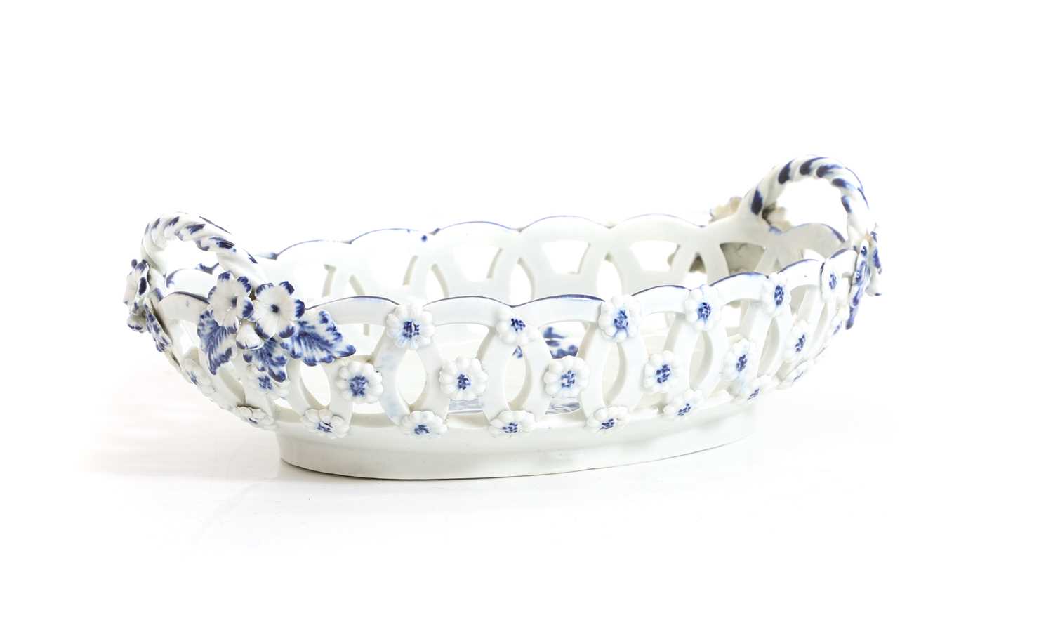 Lot 194 - A First Period Worcester porcelain
