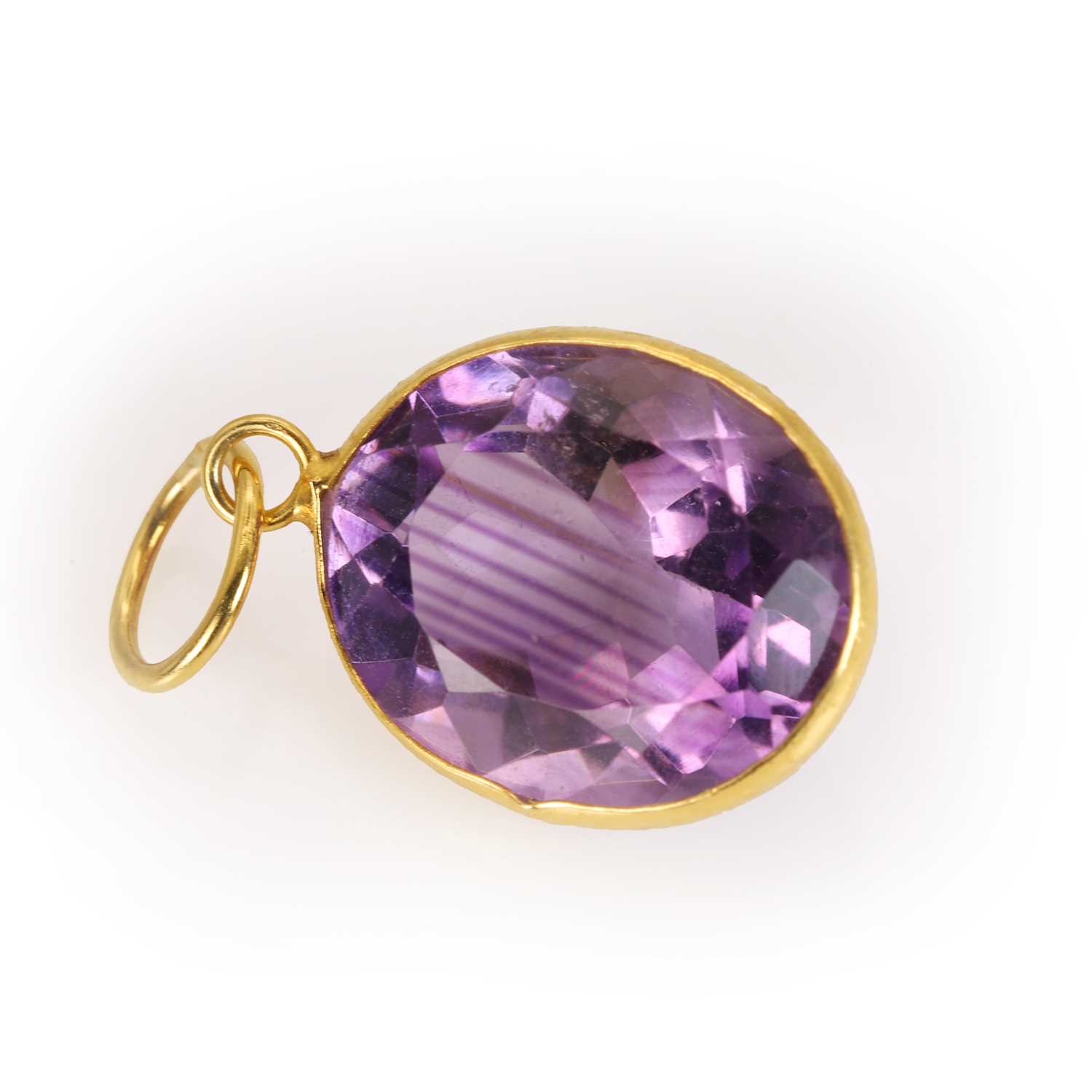 Lot 107 - An amethyst single stone pendant,