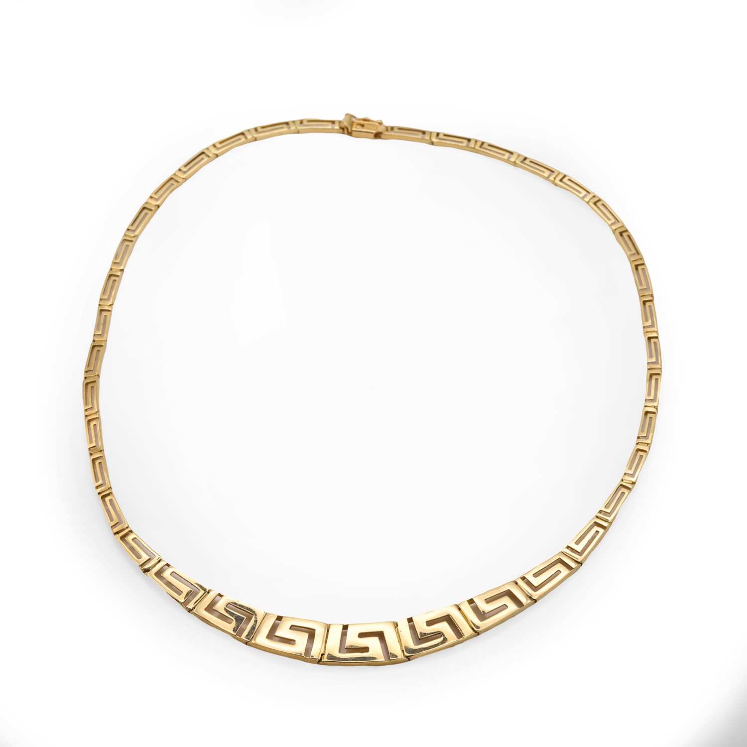 Lot 161 - A Greek key design necklace,