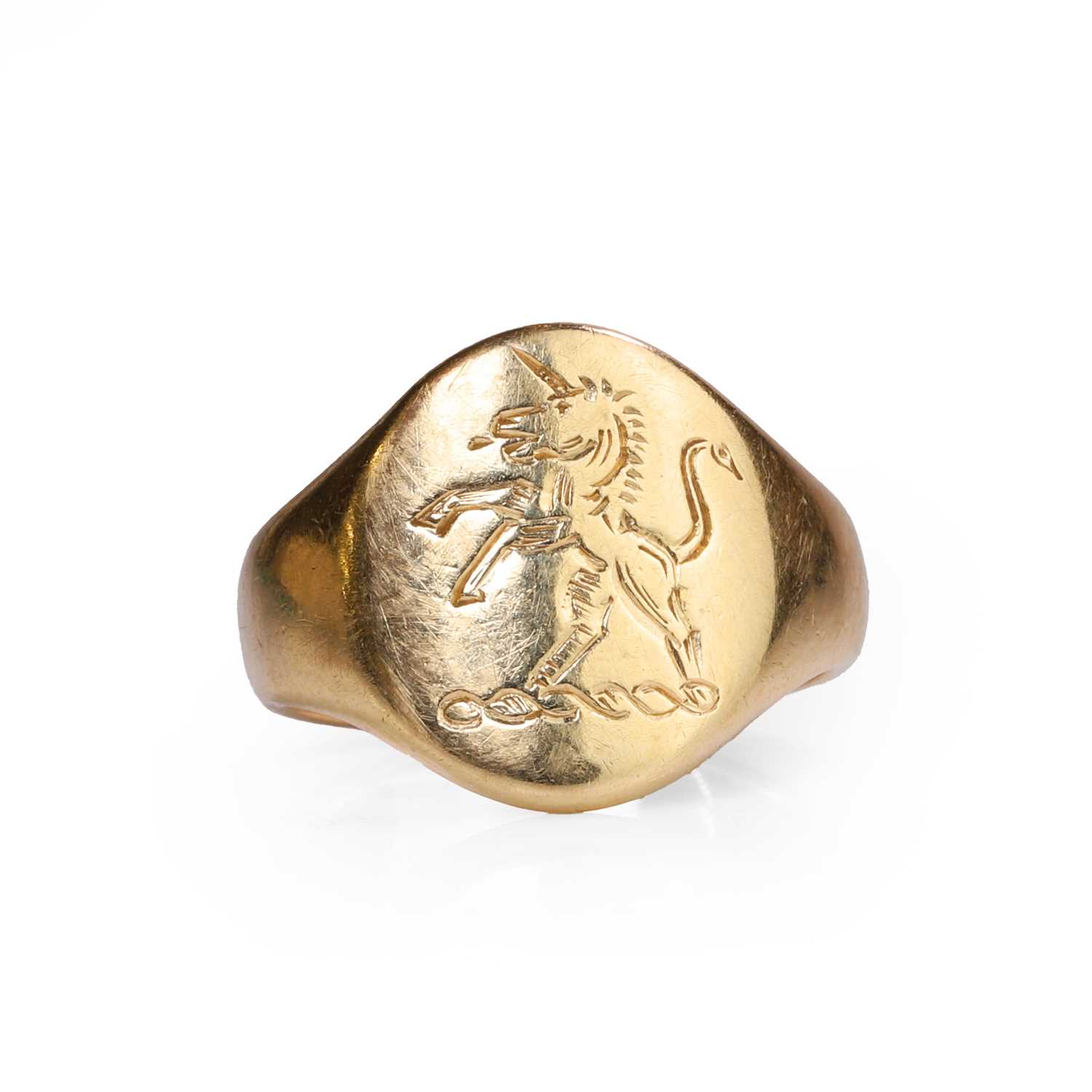 Lot 1267 - An engraved signet ring,