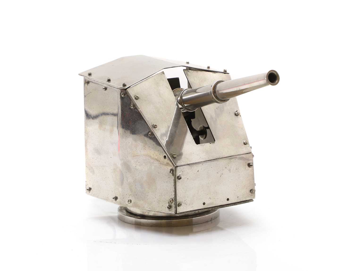 Lot 46 - A First World War Royal Navy turret gun