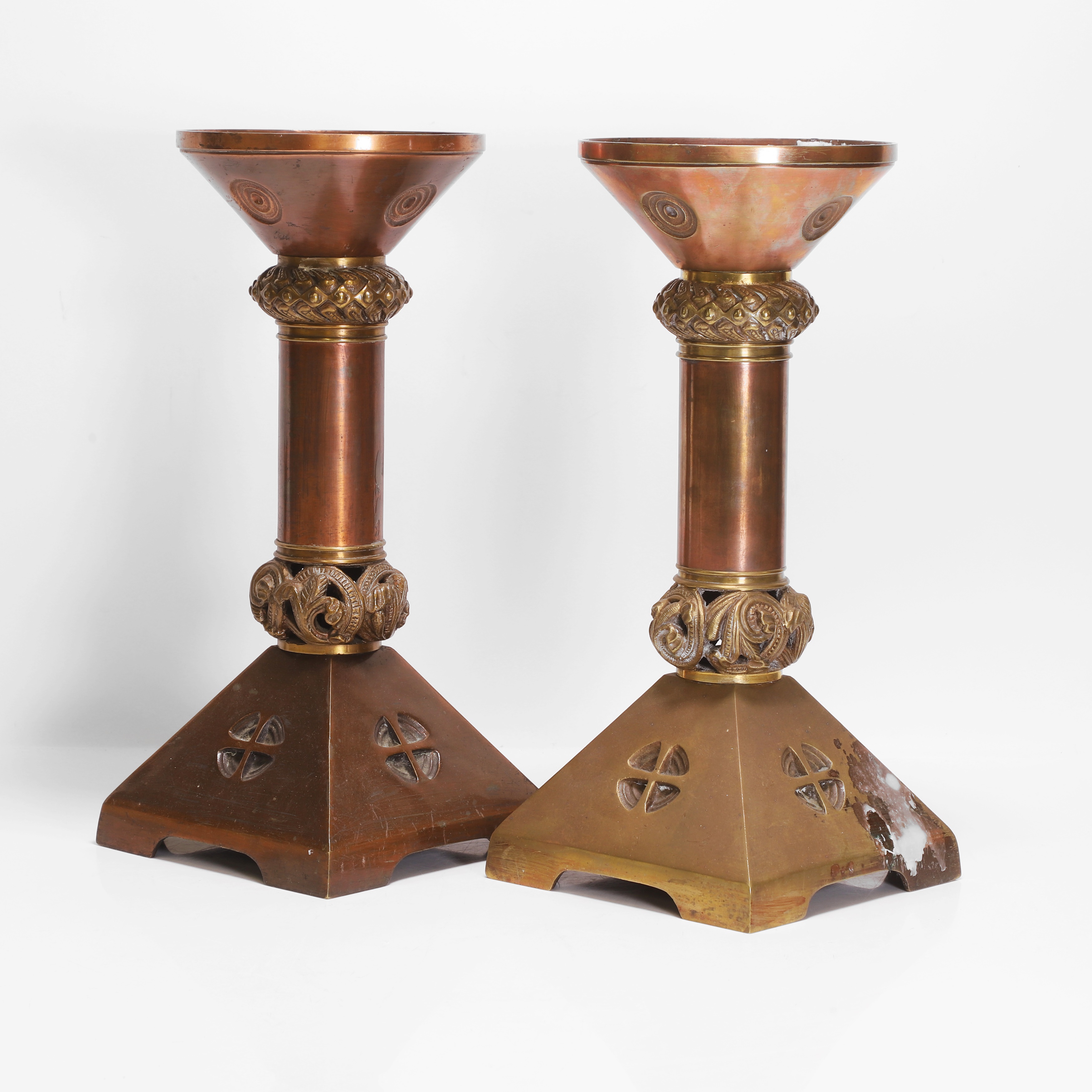 Lot 21 - Arts & Crafts